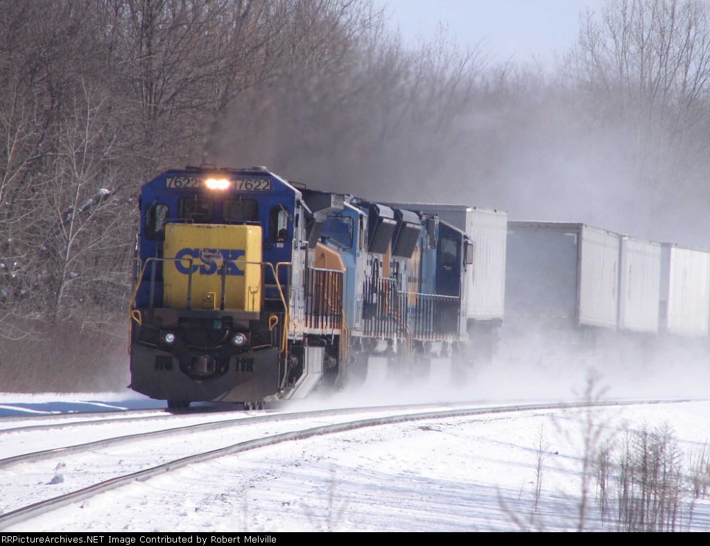 CSX 7622 approaching Sanford Rd